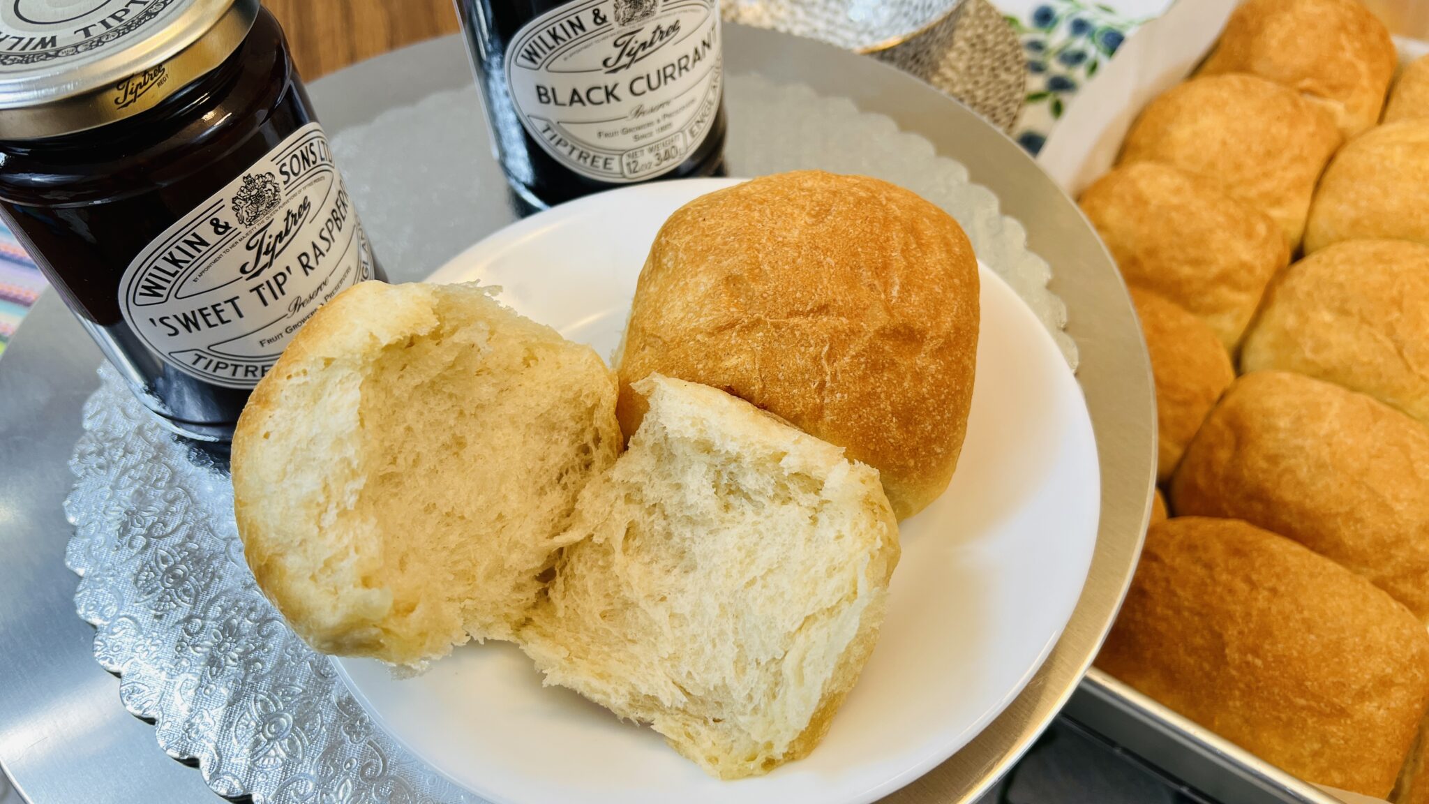 Easy No Knead Dinner Rolls - Double Stop Bake Shop